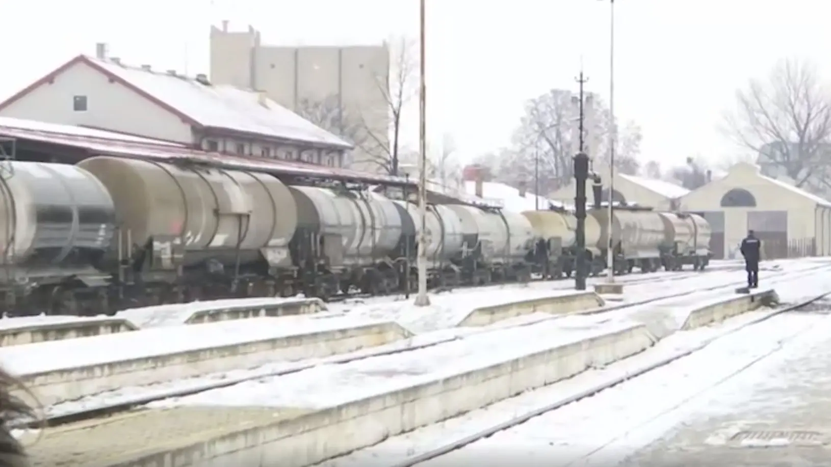 Iskliznule dve cisterne sa fosfornom kiselinom kod Zaječara